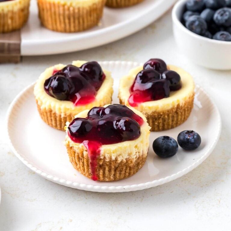 Mini Cheesecakes Recipe - Simply Happy Foodie